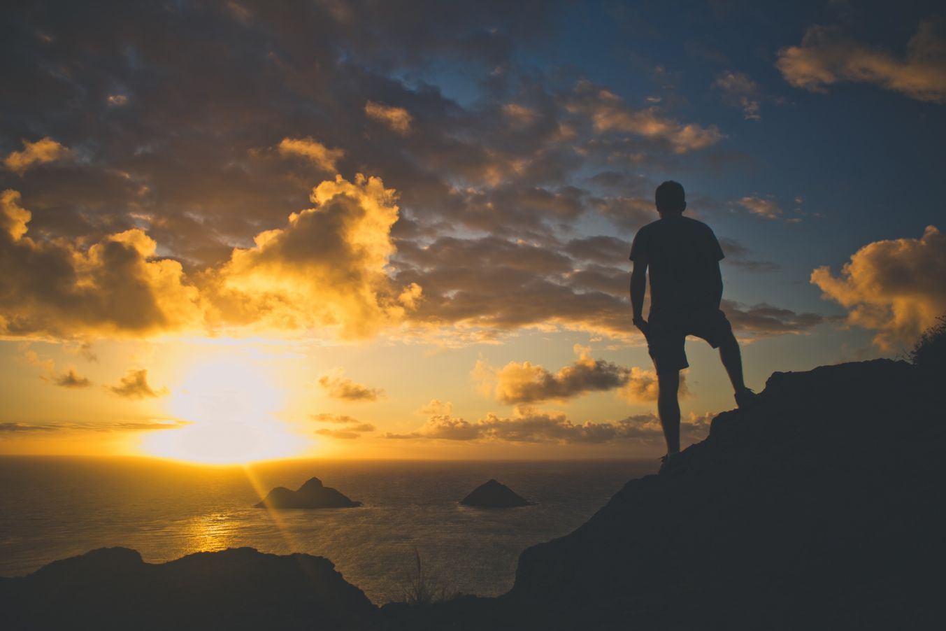 Four fantastic places to watch the sun rise on Oahu - HAWAIʻI Magazine