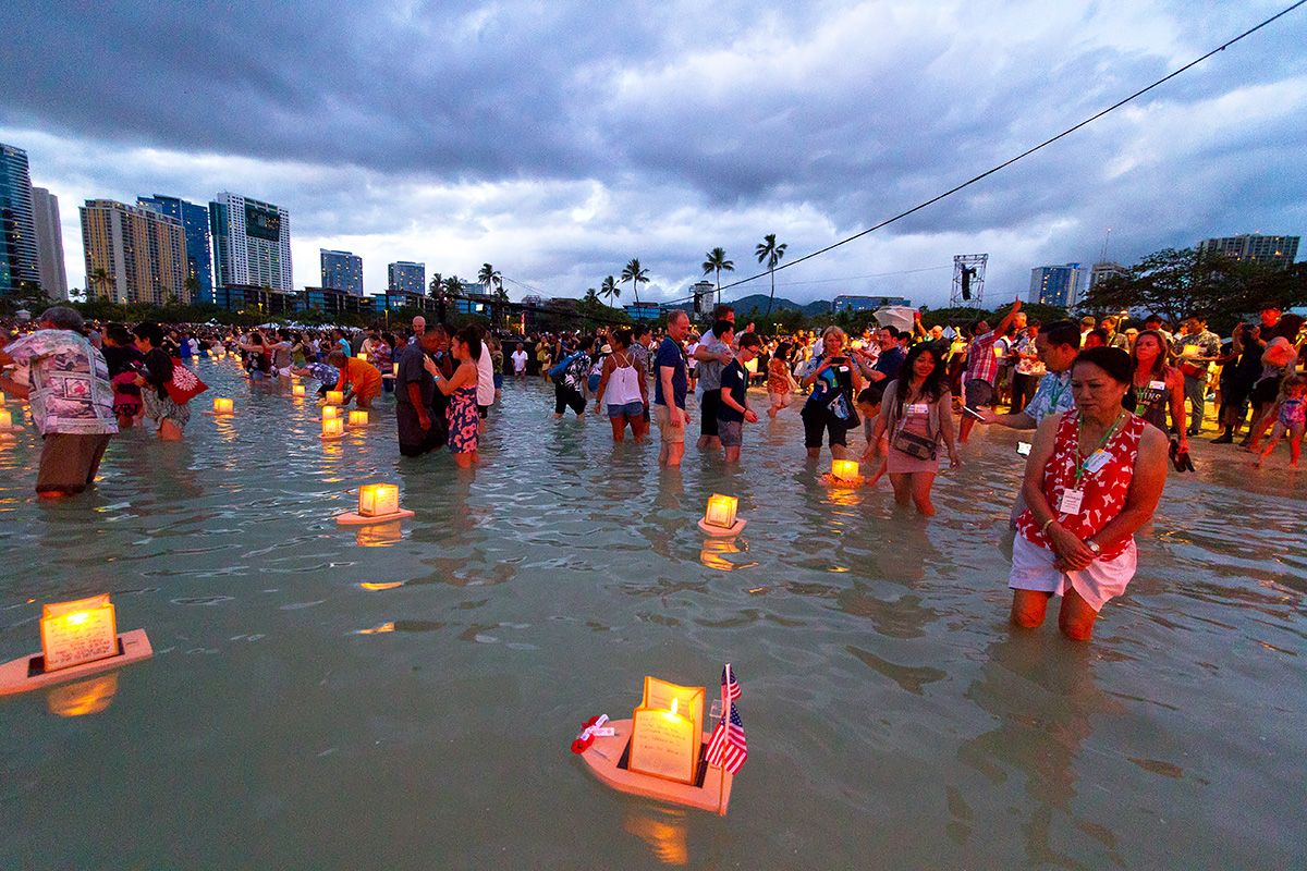 Scenes from the 2019 Shinnyo Lantern Floating Hawaii - HAWAIʻI Magazine
