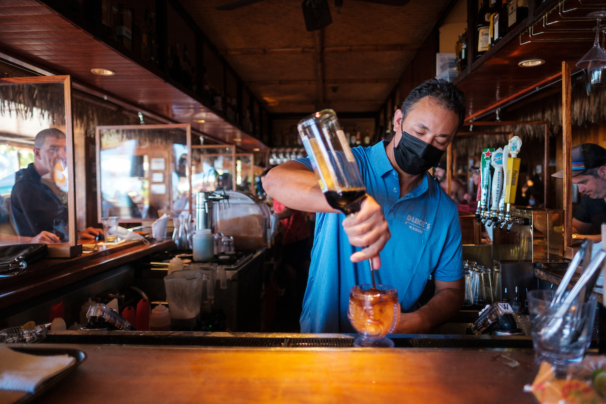 Q&A with Tony Nelson, Bartender at Duke’s Waikīkī - HAWAIʻI Magazine