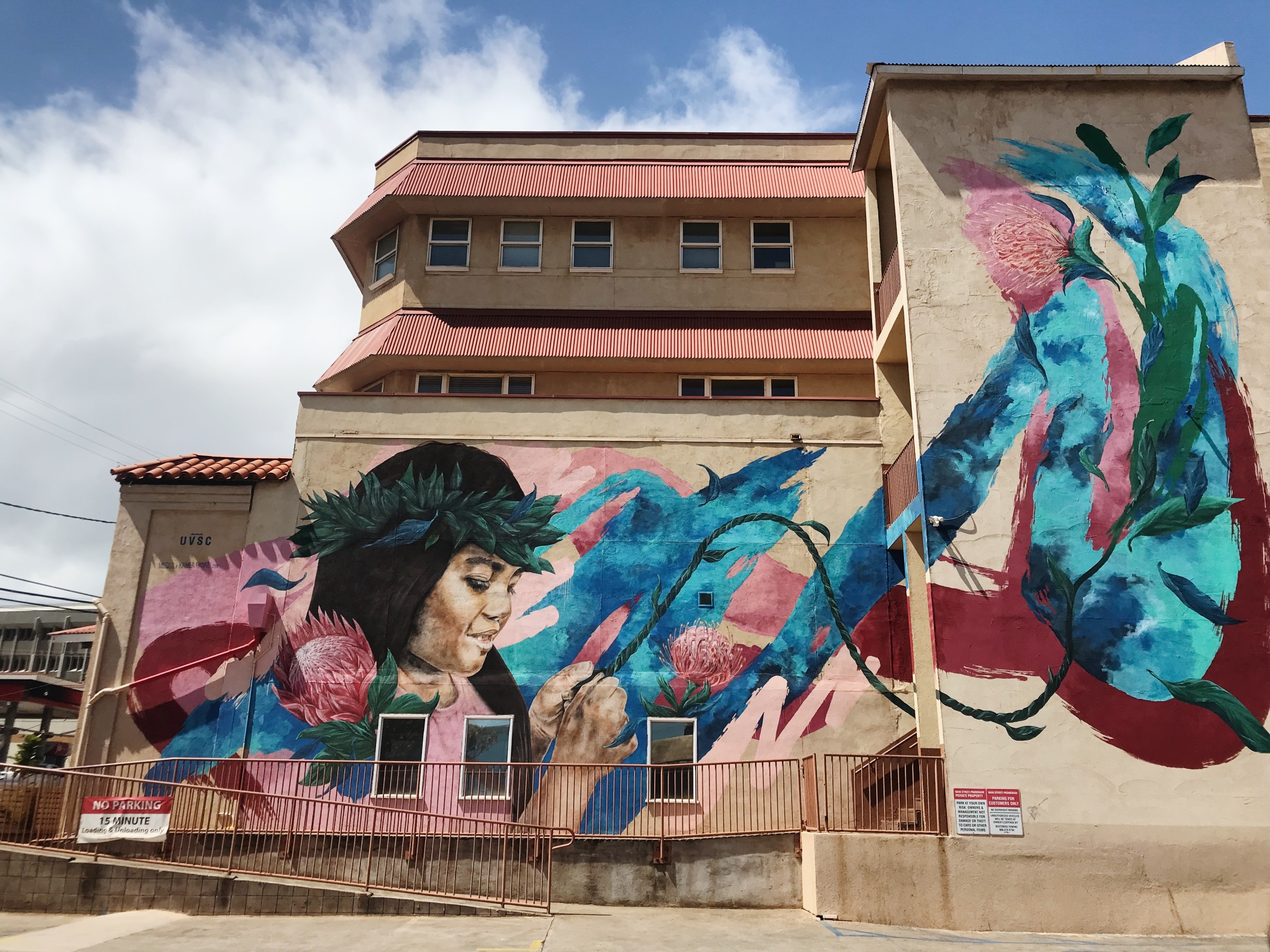 Discover These Charming Walkable Towns in Hawaiʻi - HAWAIʻI Magazine