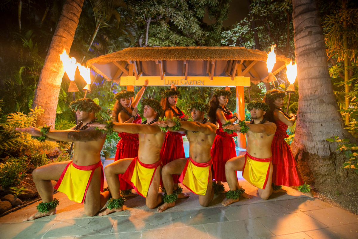 The Best Lūʻau in Hawaiʻi, According to our Editors - HAWAIʻI Magazine