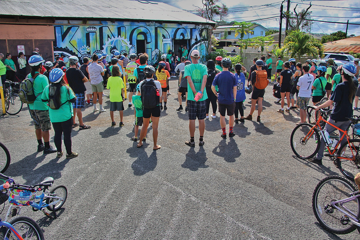 Exploring Kalihi Valley on Oʻahu on Two Wheels - HAWAIʻI Magazine