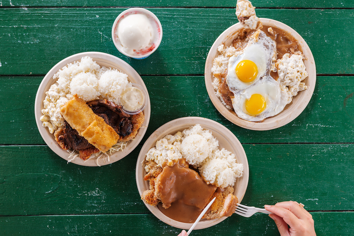 13 Dishes Every Traveler to Oʻahu Should Try - HAWAIʻI Magazine