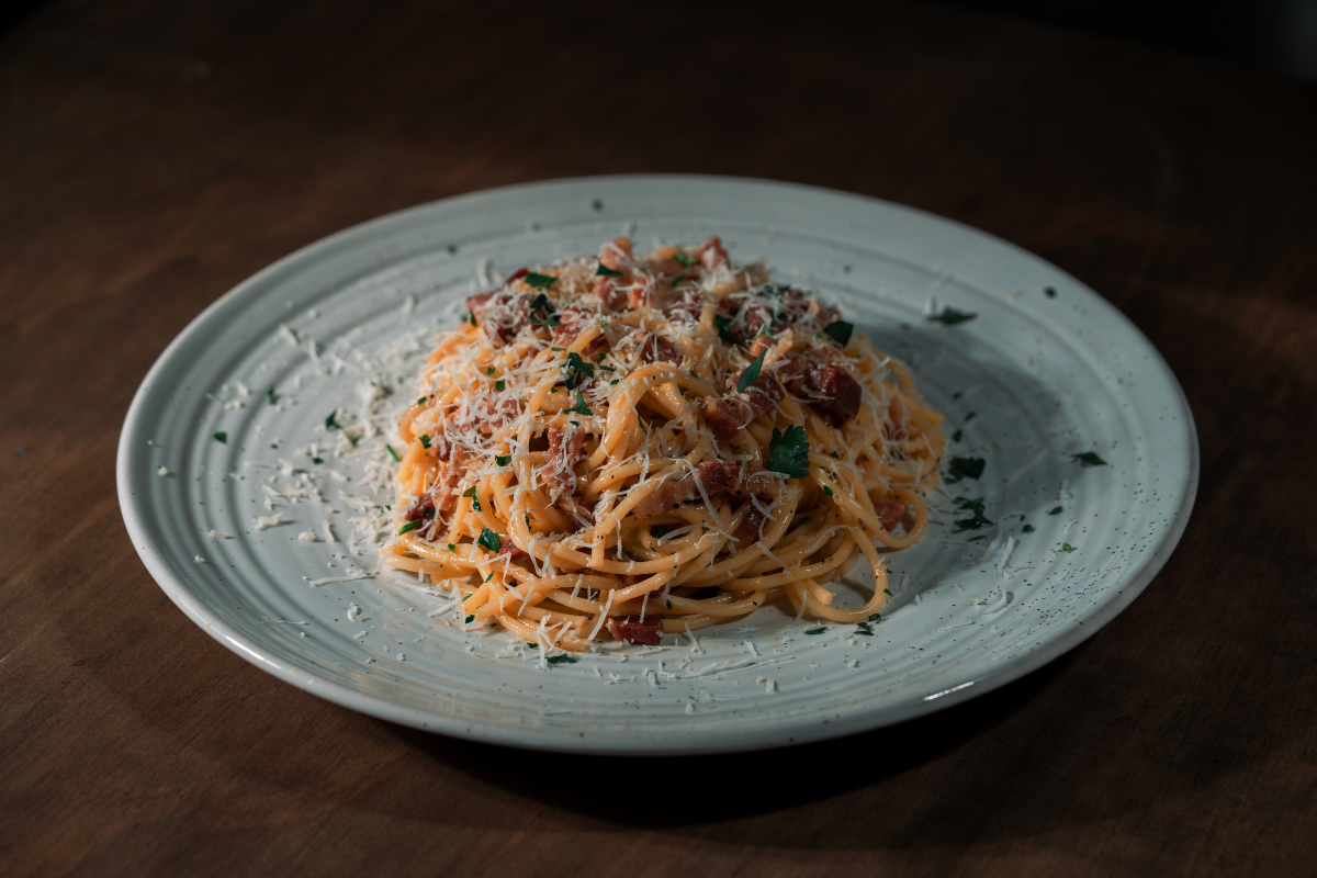 ʻOno at Home: Spaghetti Carbonara - HAWAIʻI Magazine